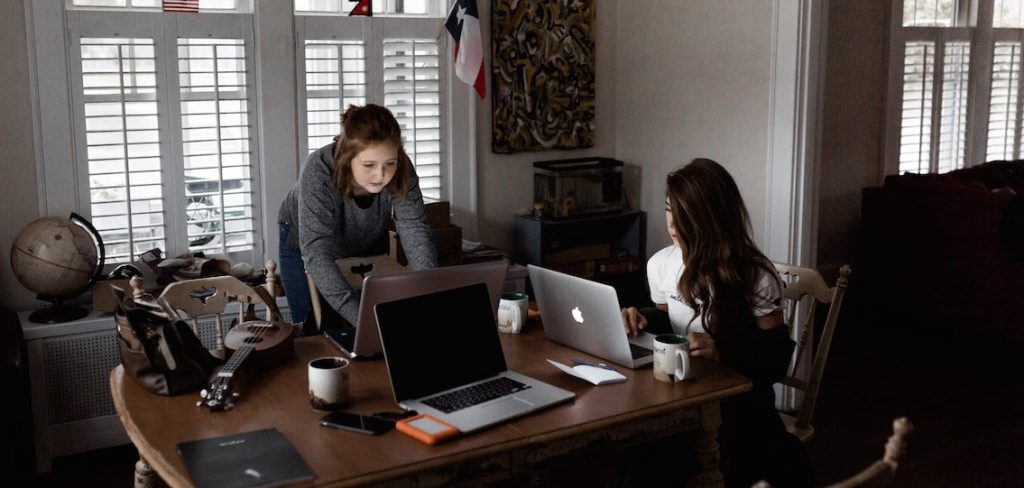 7 Helpful Tips for Taking Online Classes for College Students