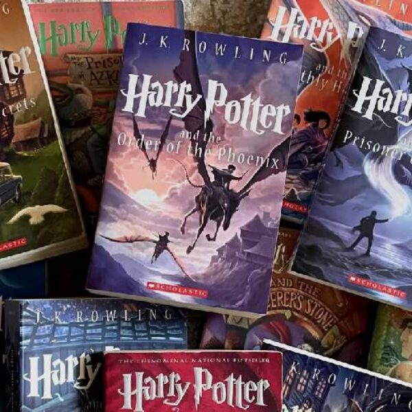 25 Highly Recommended Books for High Schoolers - Your Teen Magazine