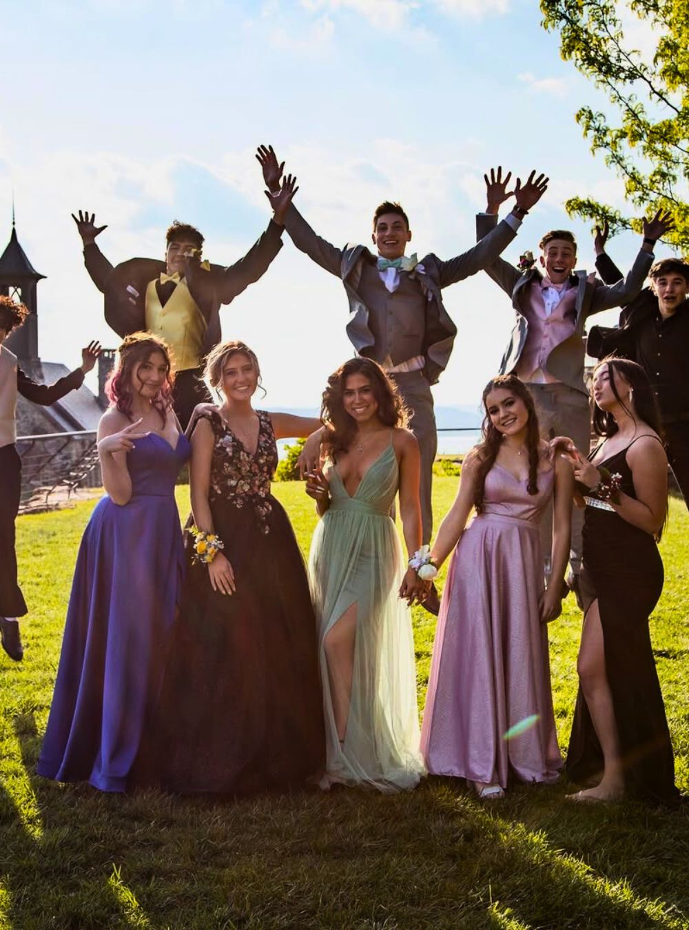 22 Prom Picture Poses For Teenagers