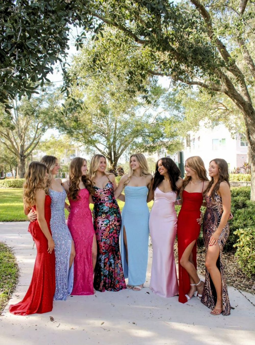 22 Prom Picture Poses For Teenagers