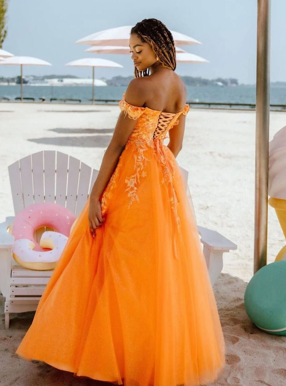 22 Prom Picture Poses For Teenagers